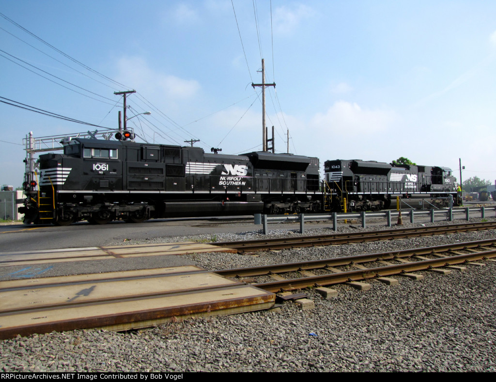NS 1061 and 1043